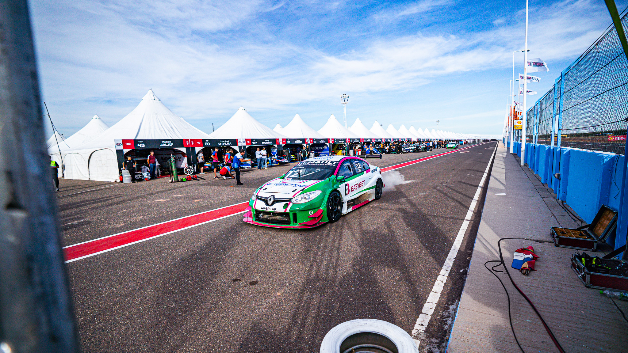 La Caja sponsorea al equipo Axion Energy Sport en el Turismo Carretera ...